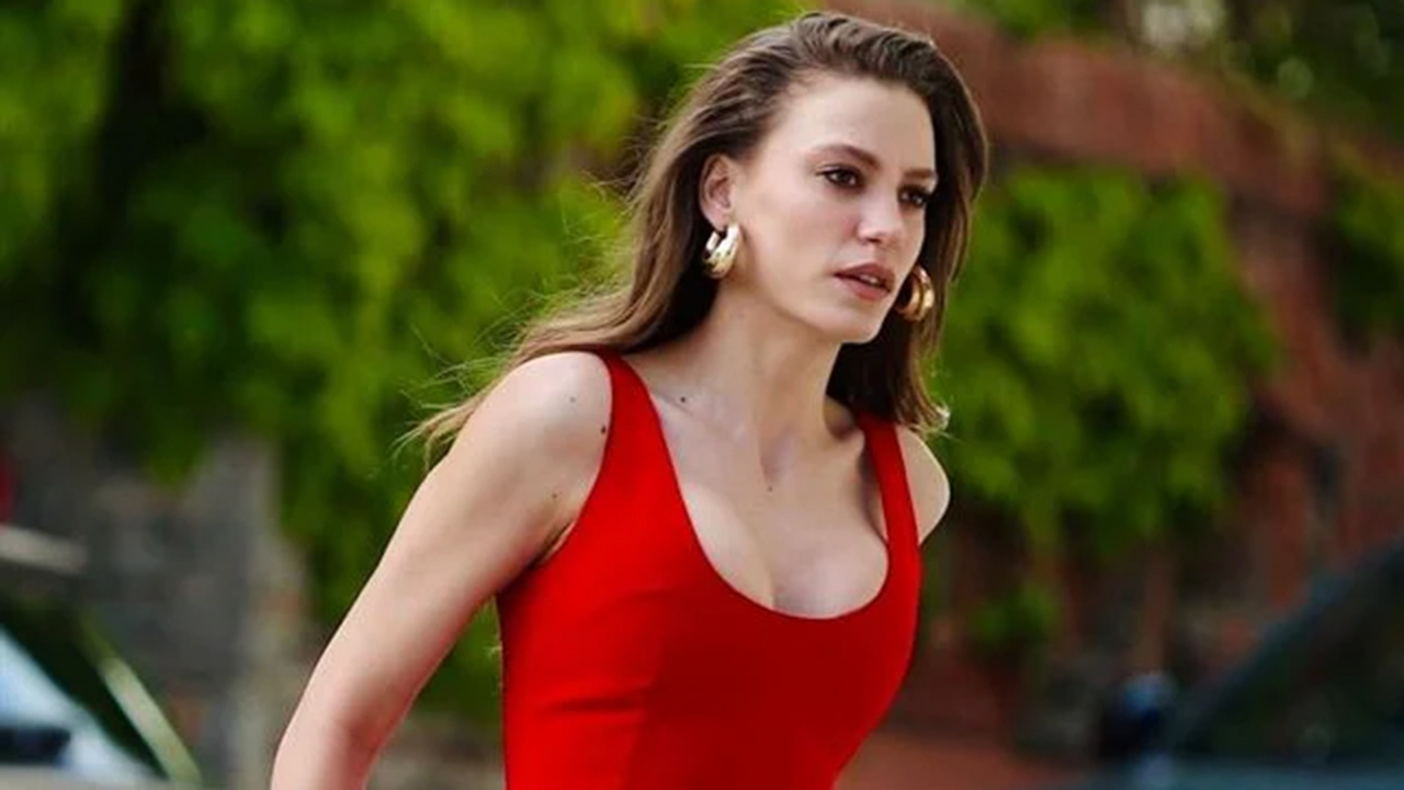 Serenay Sarıkaya'nın ödül sevinci! – Güncel Haberler, Son Dakika Haberleri, Turktime Haber Portalı
